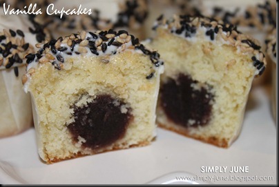 Simply June: Vanilla Cupcake with Red Bean